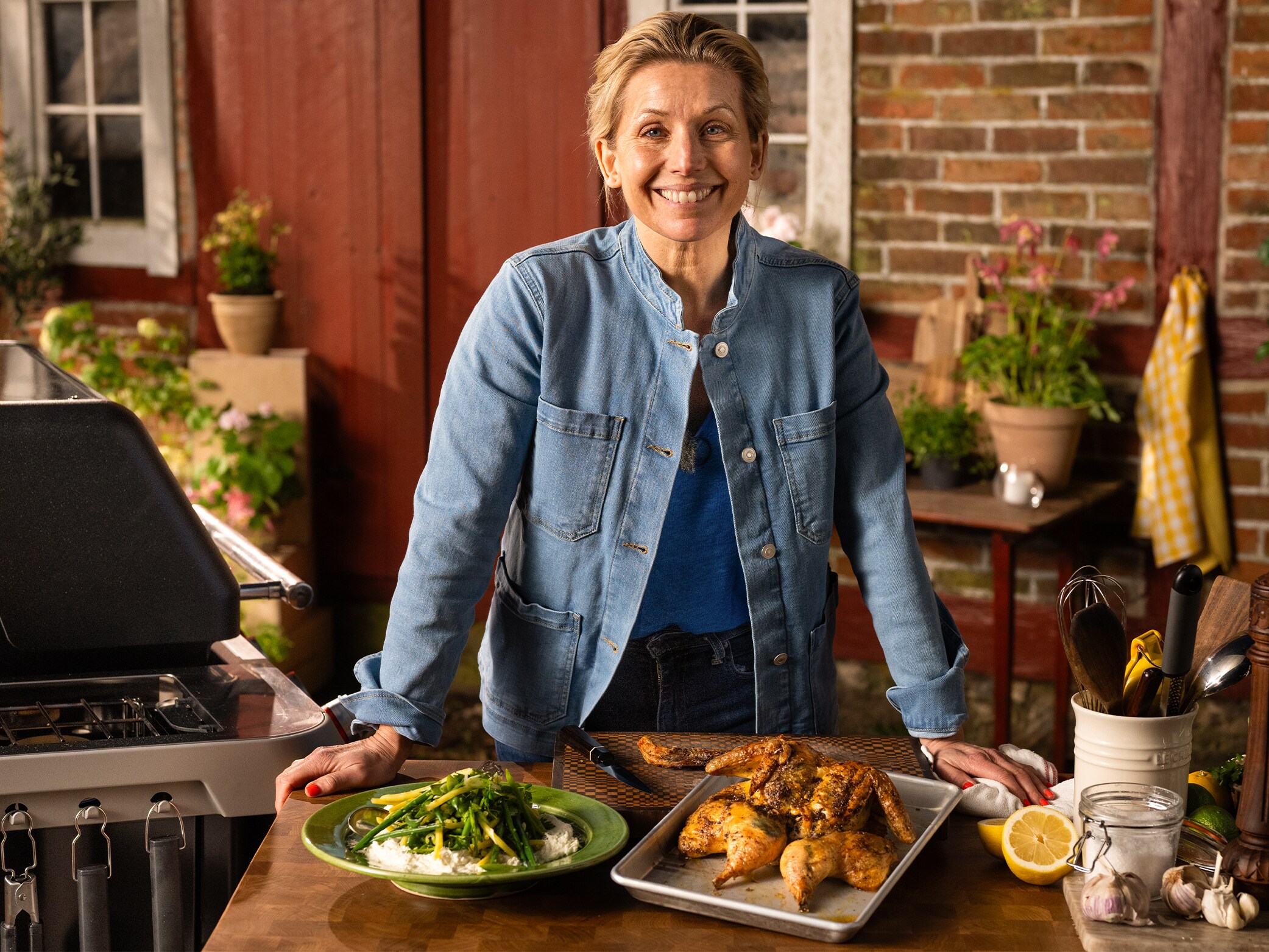 Kocken Tina Nordström visar hur du grillar hel kyckling - Aftonbladet TV