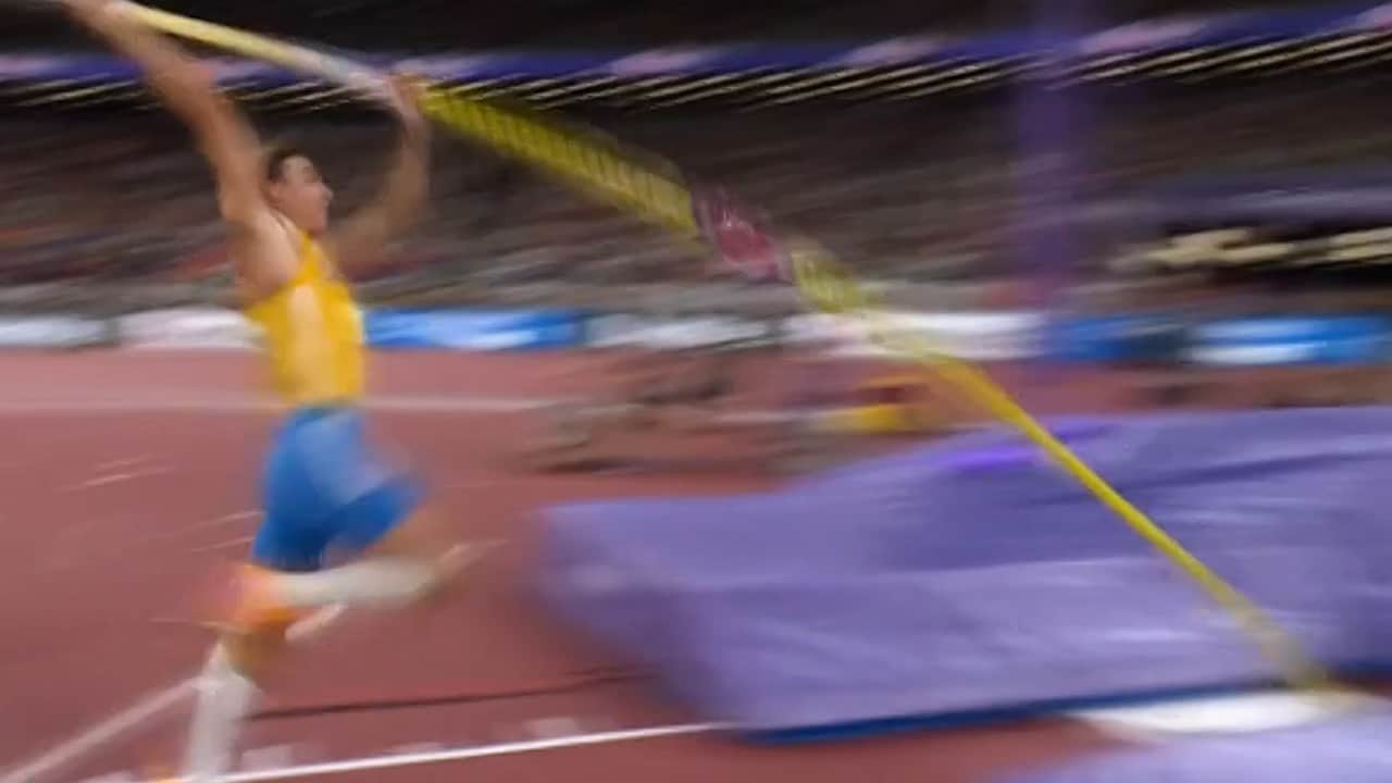 Friidrotts-VM: Mondo Duplantis slår nytt världsrekord – se hoppet här ...