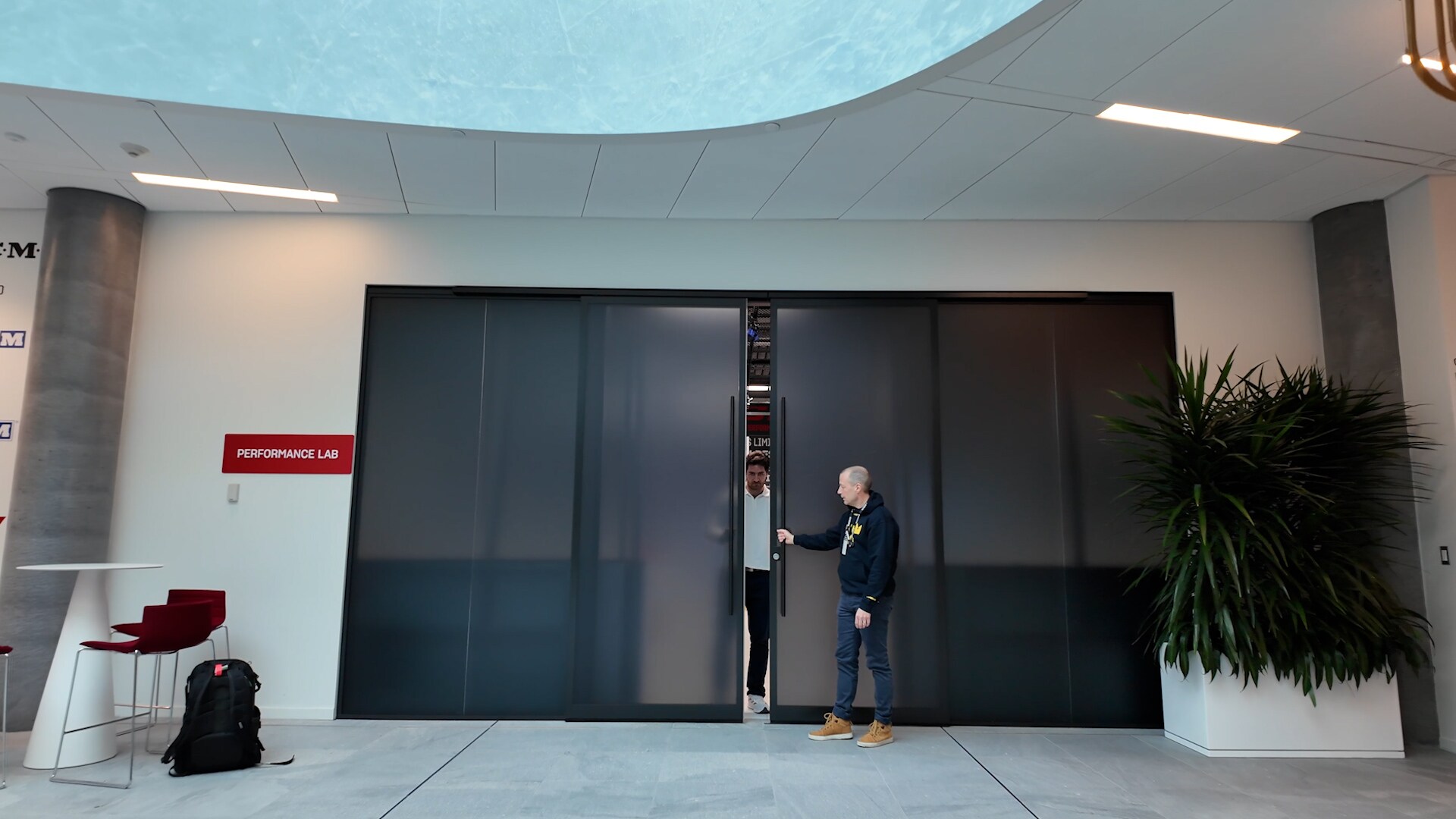 Exklusivt: Så skapas NHL-stjärnornas skridskor - Aftonbladet TV