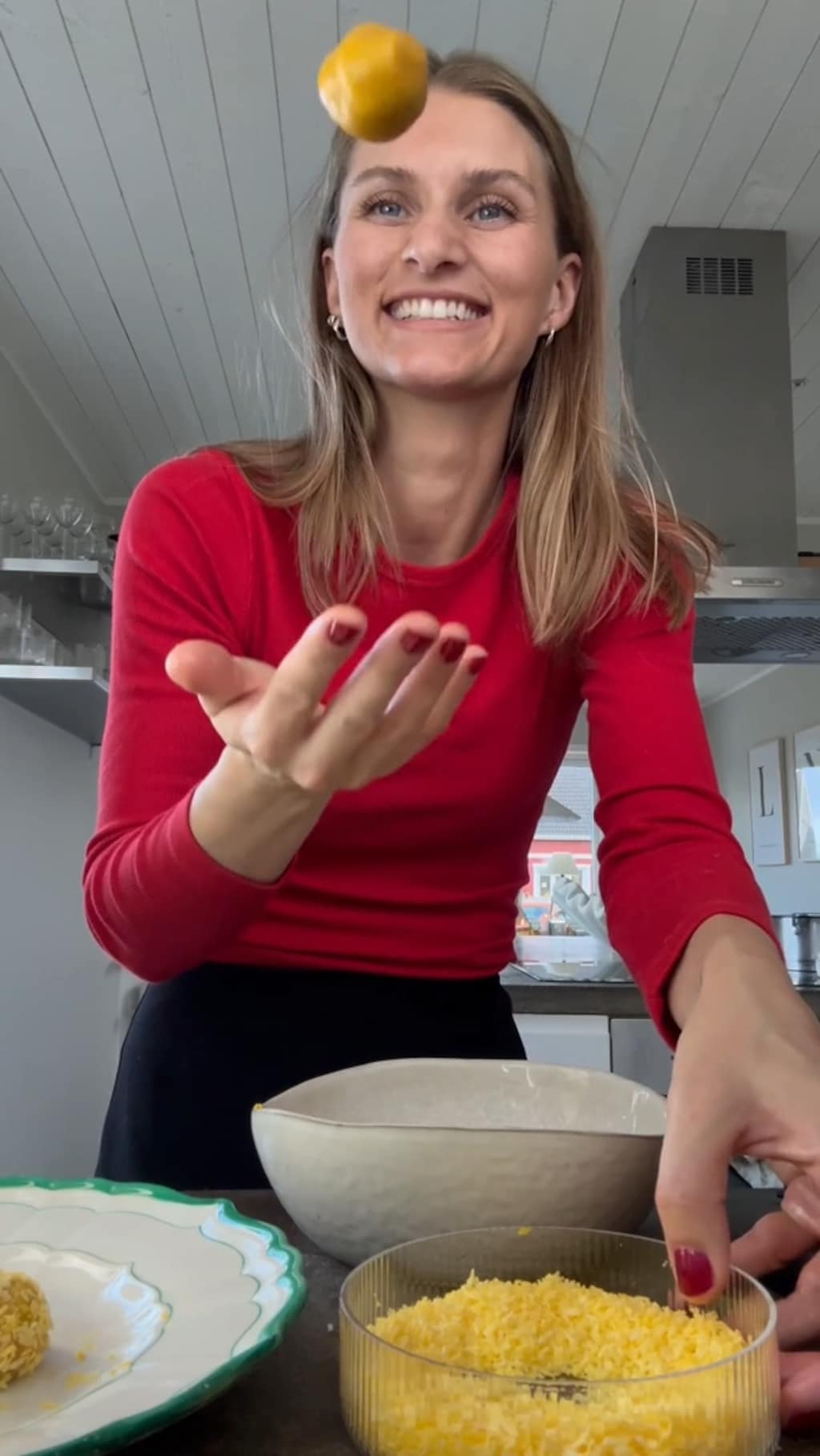 Stekta pilgrimsmusslor med vitlök och citronsmör