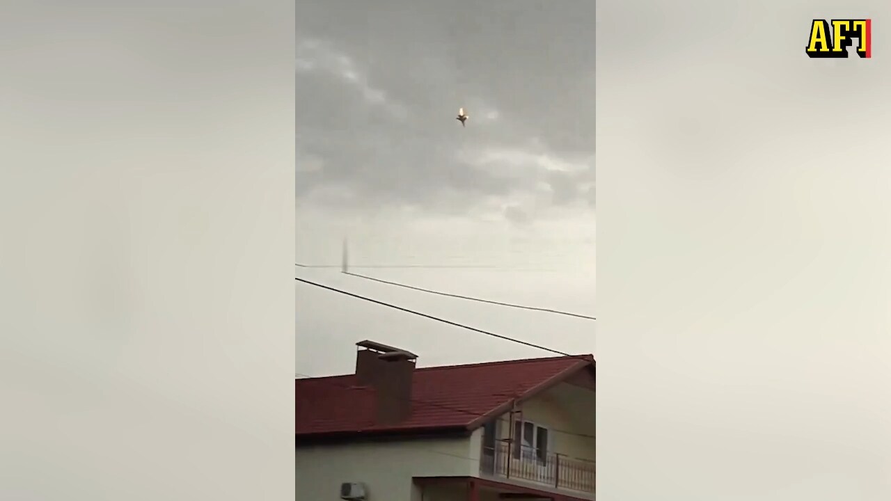 Här störtar det ryska planet –”Kan ha skjutits ner av ryskt luftvärn” - Aftonbladet TV