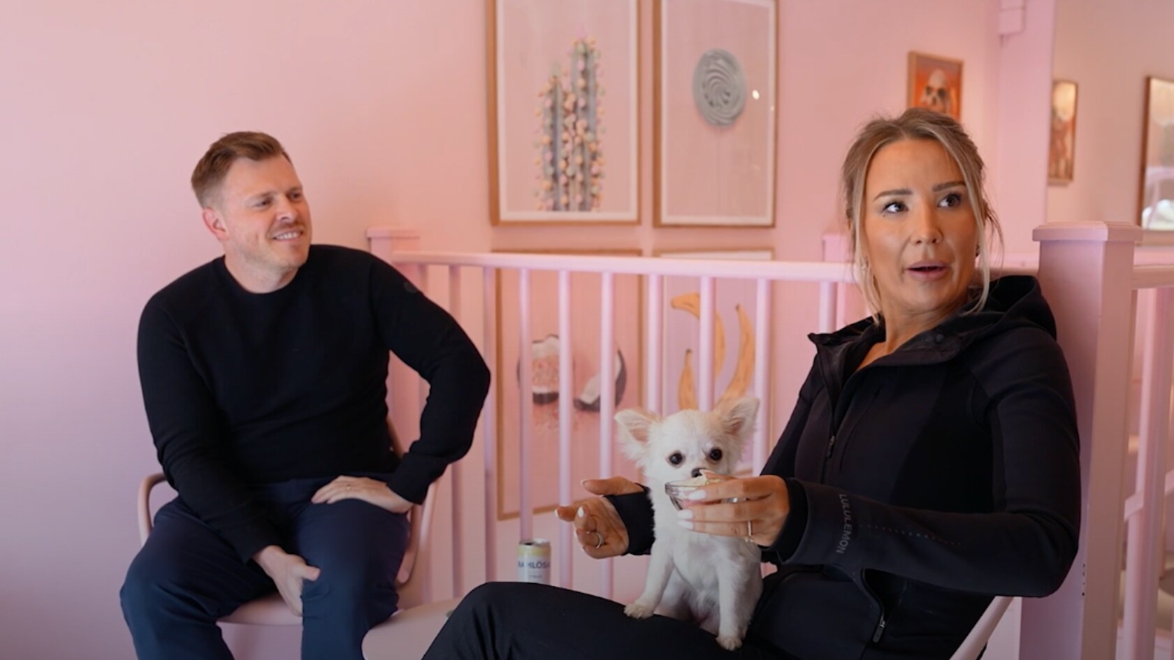 Två meter lång orm i poolen - Aftonbladet TV