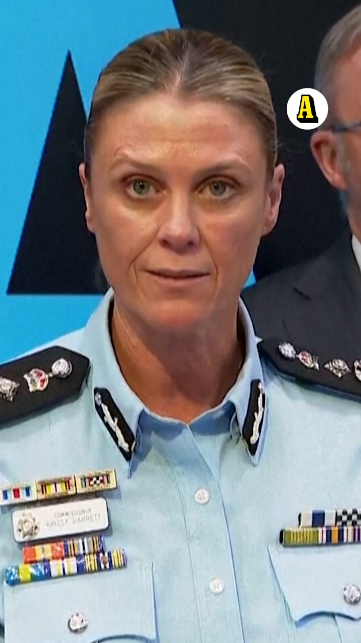 Ungdomar kastade smällare på varandra – en träffad - Senaste nytt ...