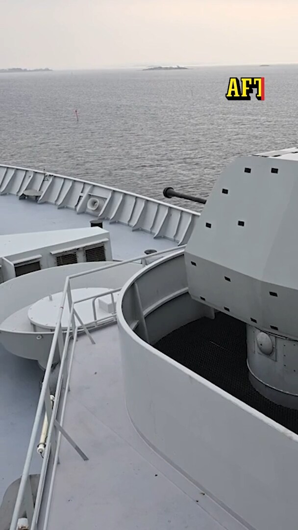 HMS Carlskrona under Nato-flagg i operation Baltic Sentry - Aftonbladet TV