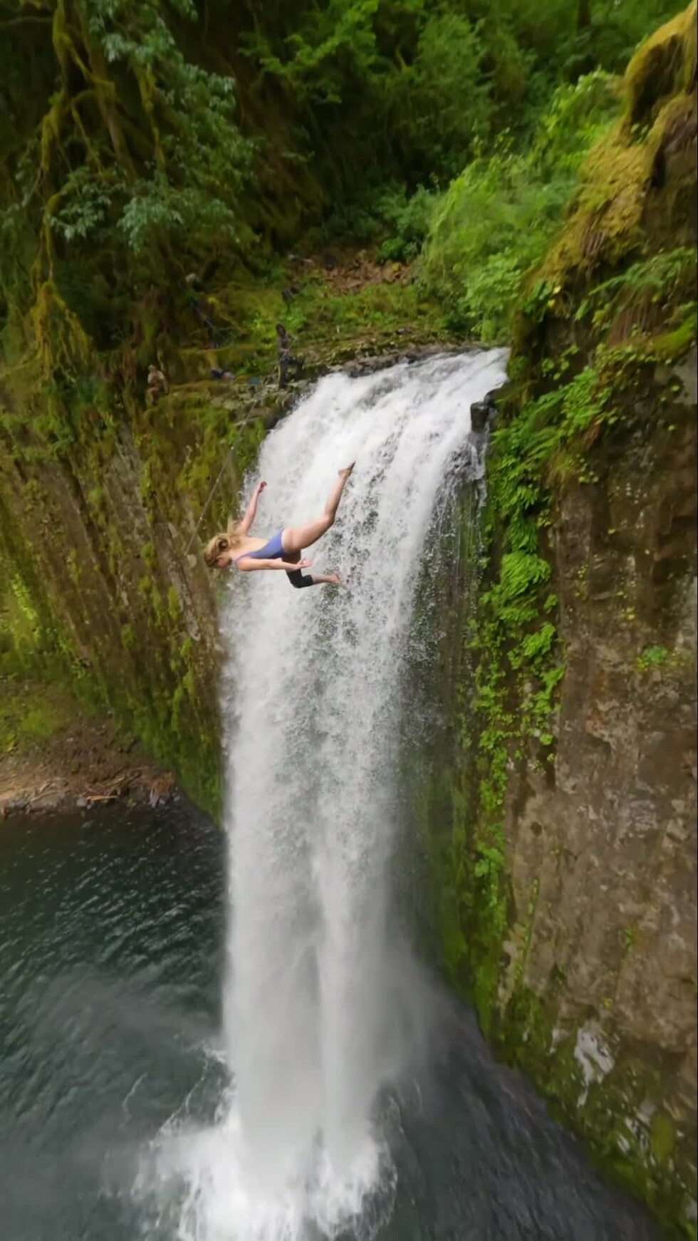 Ingen har gjort dette før henne: – Da jeg kikket over kanten, tenkte ...