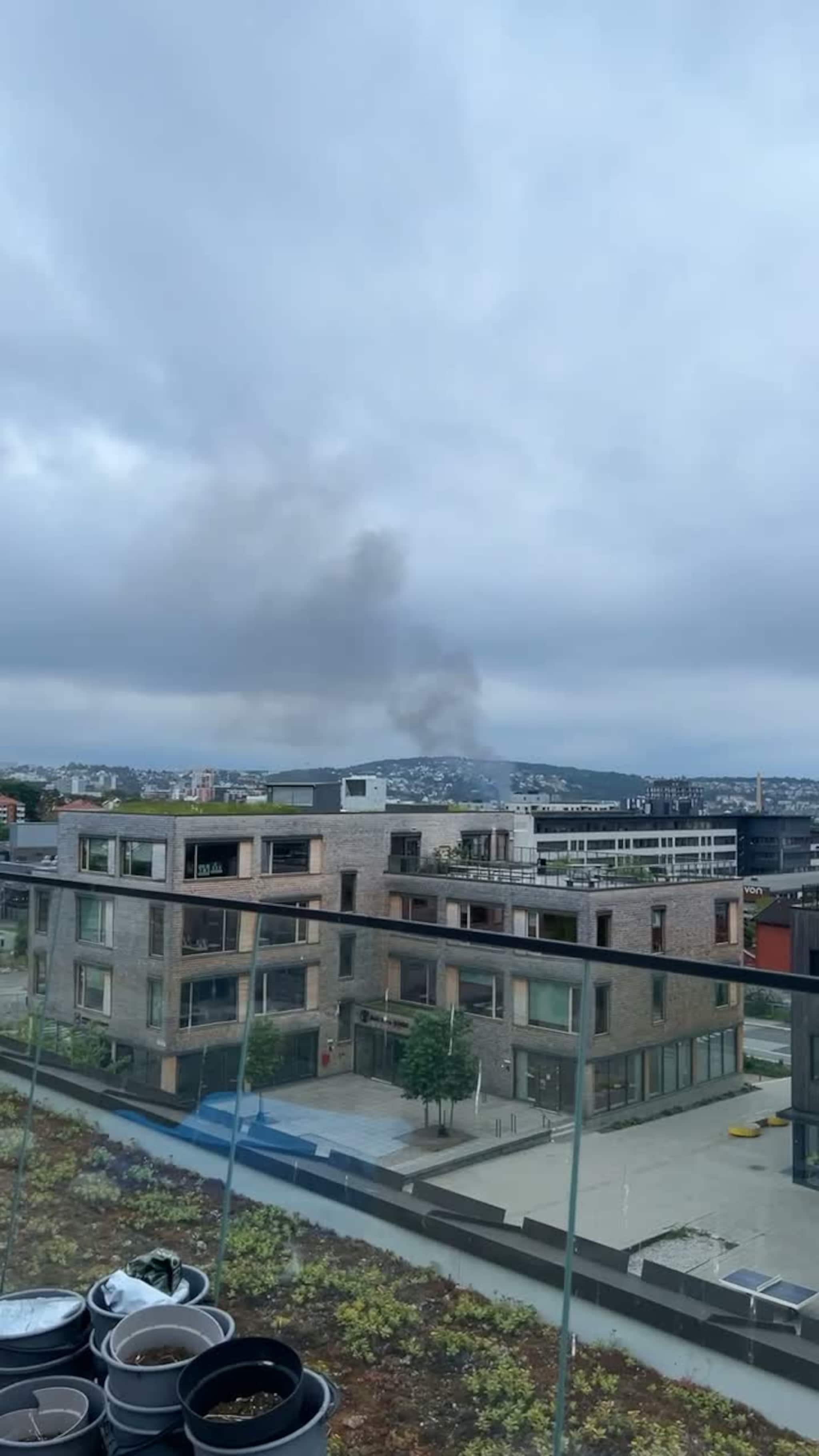 Brann på Vålerenga synlig over store deler av Oslo