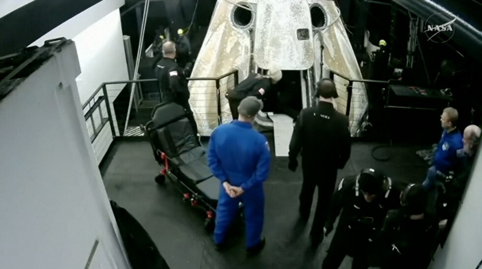 NASAs «SpaceX Crew-11» lander - VGTV
