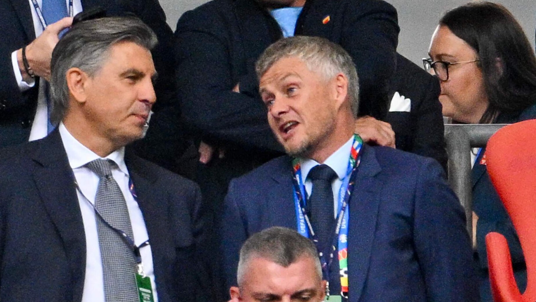 Fotball-EM: Ole Gunnar Solskjær dukket opp i sin nye jobb - VGTV Fotball-EM: Ole Gunnar Solskjær dukket opp i sin nye jobb - VGTV