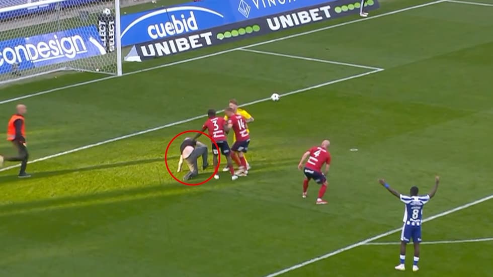 Skandalescener i Sverige: Her prøver supporteren å slå en spiller - VGTV