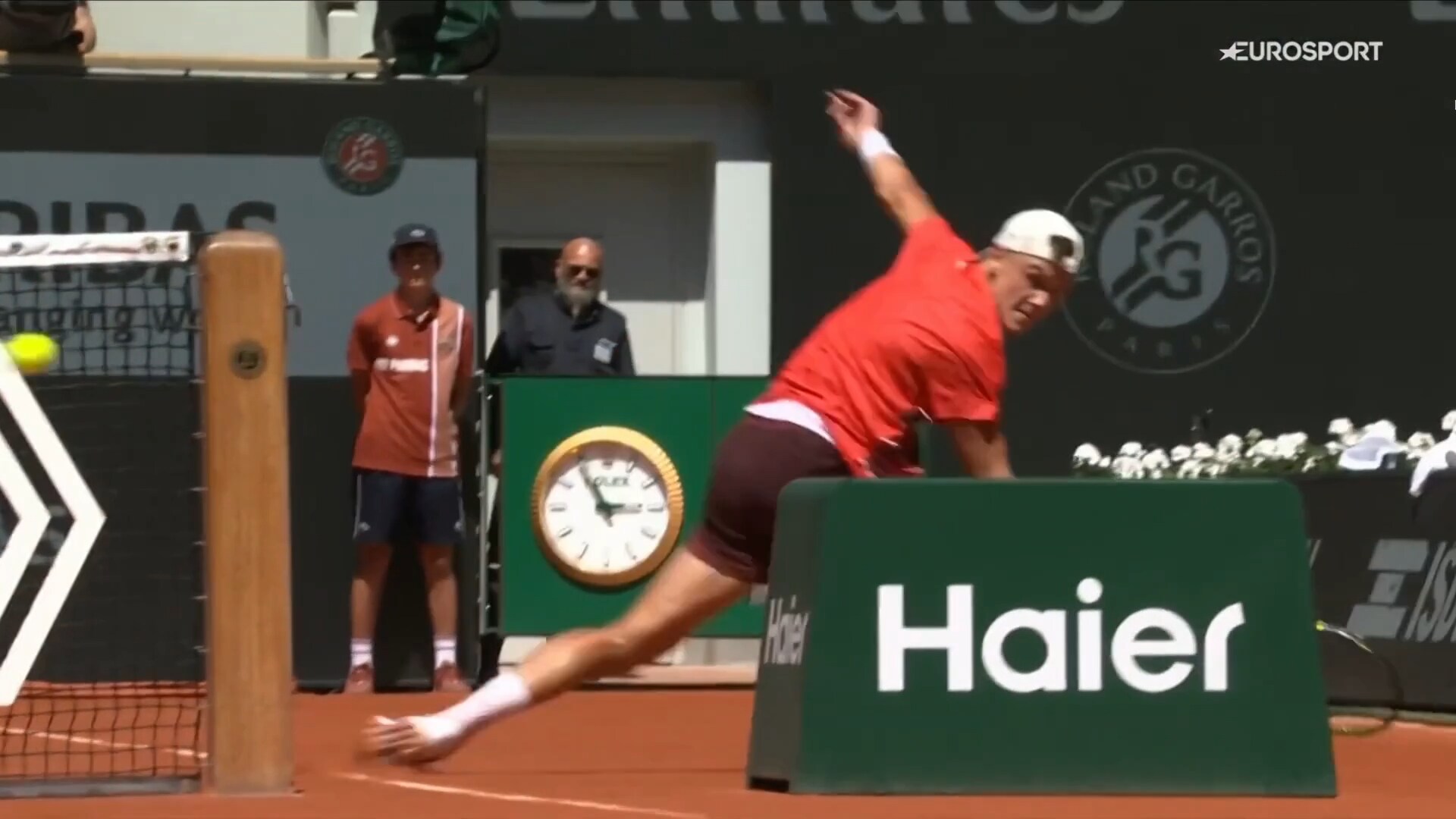 Holger Rune med vanvittig slag i Paris - VGTV