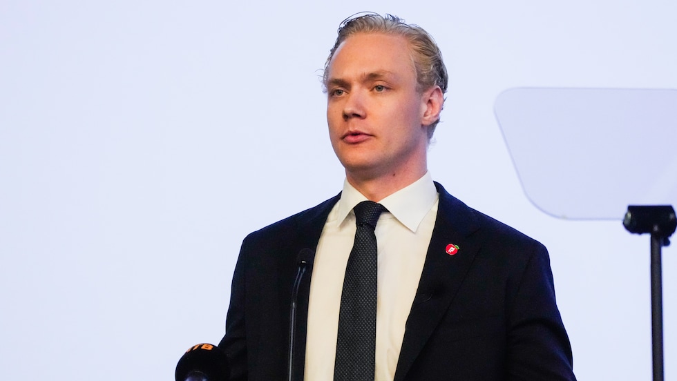 Simen Velle taler til FpUs landsmøte - VGTV