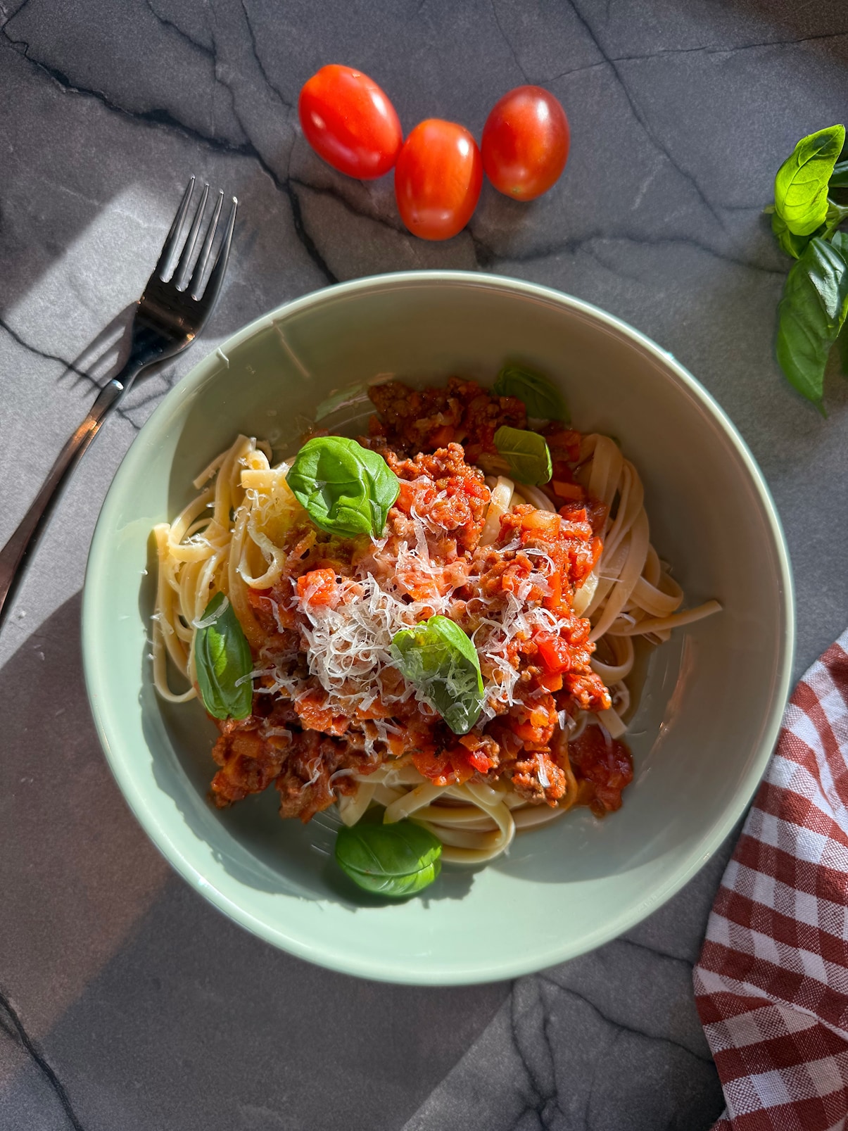 Spaghetti bolognese på 30 min – Rask, enkel og god | Oppskrift